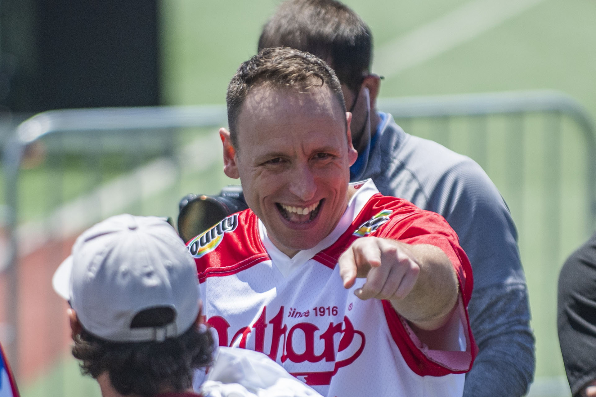 ¿Quién es Joey Chestnut, ganador del concurso de comer hot dogs? - La ...