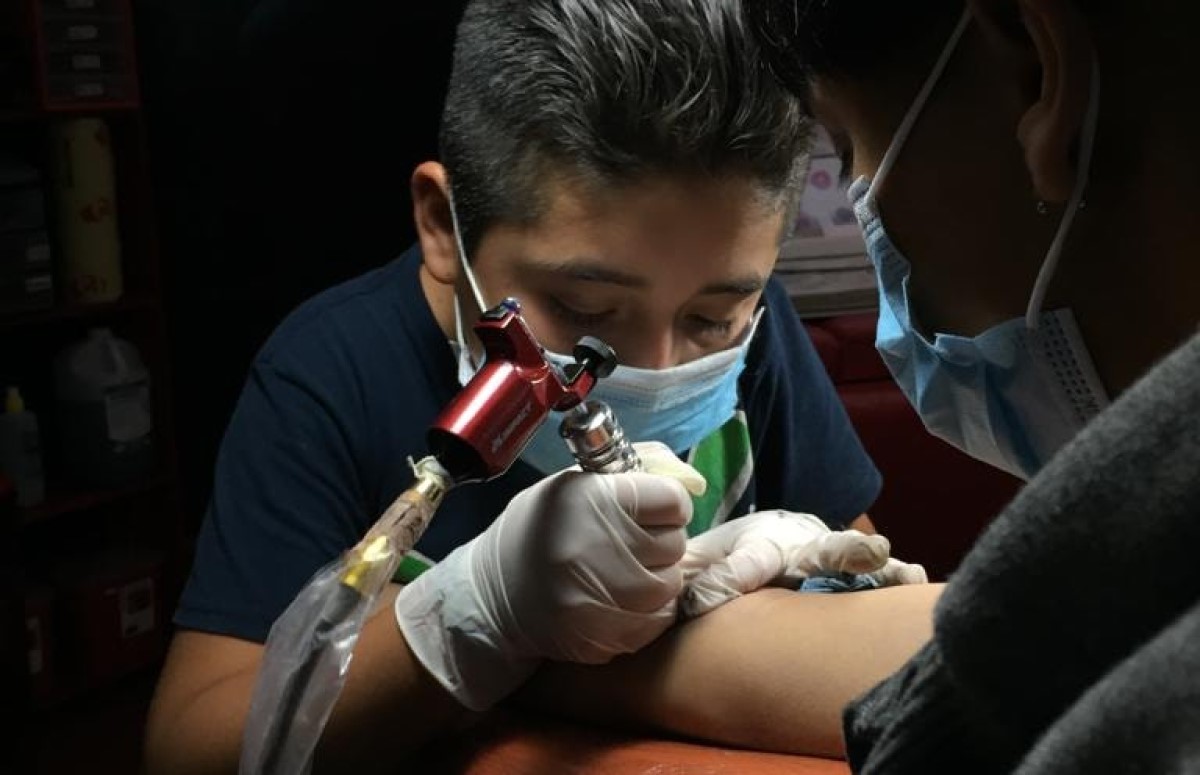 Brandon Burgos, el niño latino de 11 años que es tatuador
