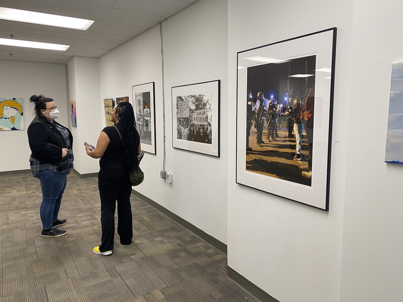 Artistas latinos exponen obras en nuevo espacio cultural de Charlotte ...