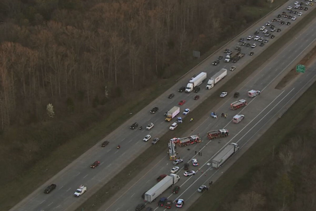 Charlotte: Accidente en la I-485 entre varios vehículos deja un muerto
