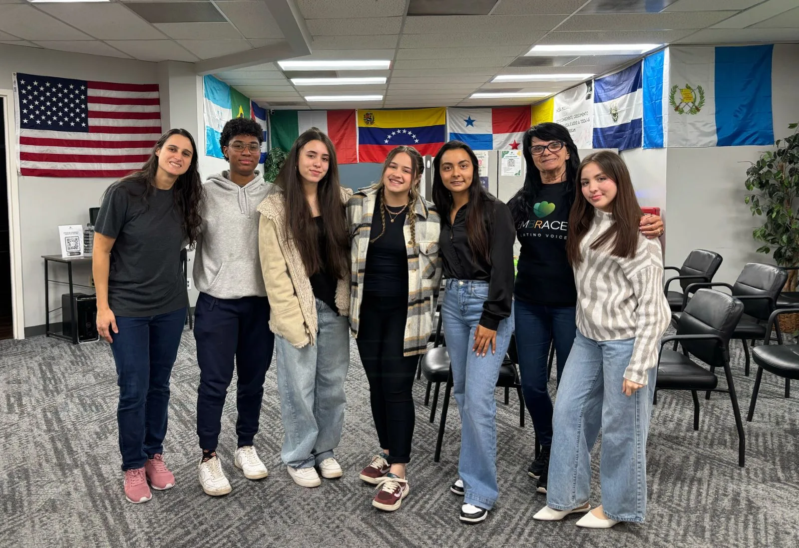 Becas para estudiantes latinos en salud mental y trabajo social